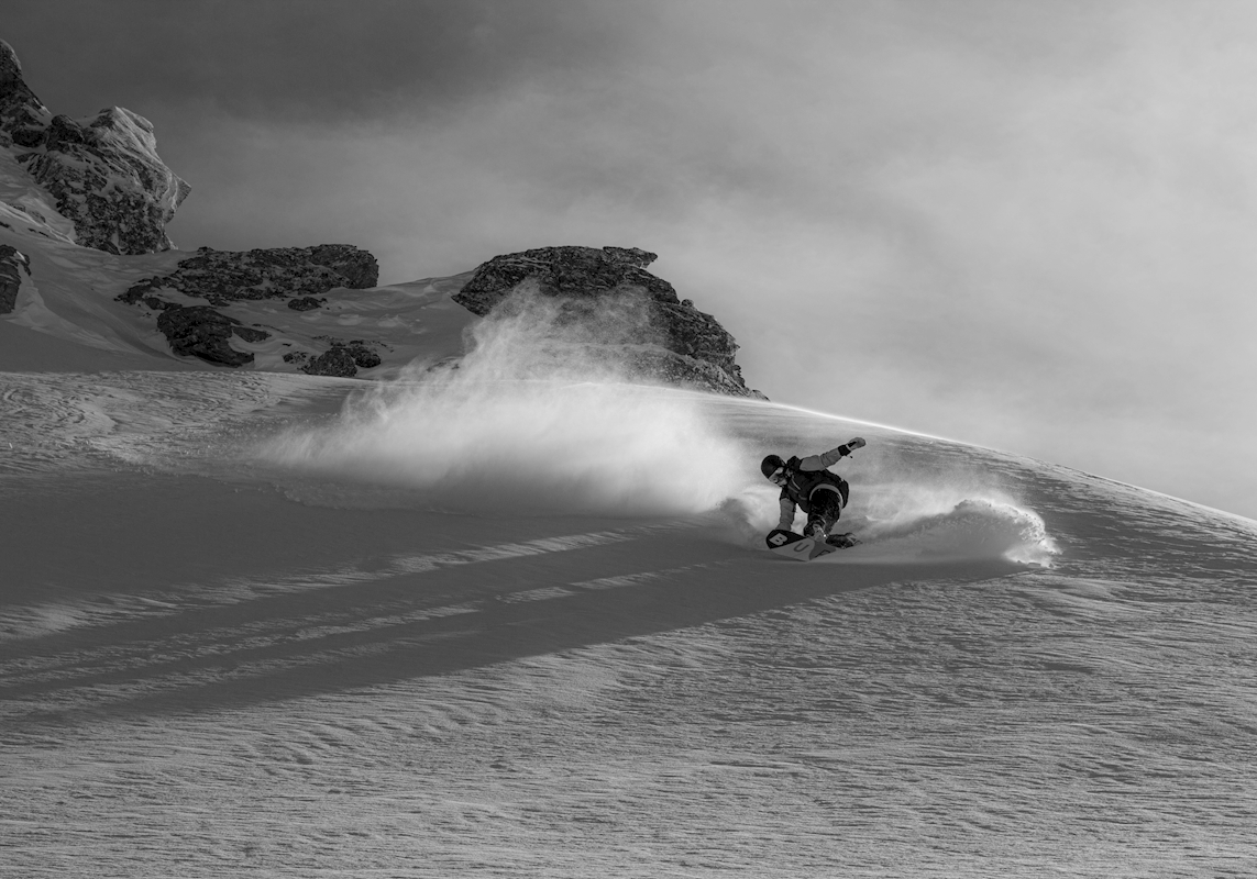 Powder Snowboarding Wallpaper